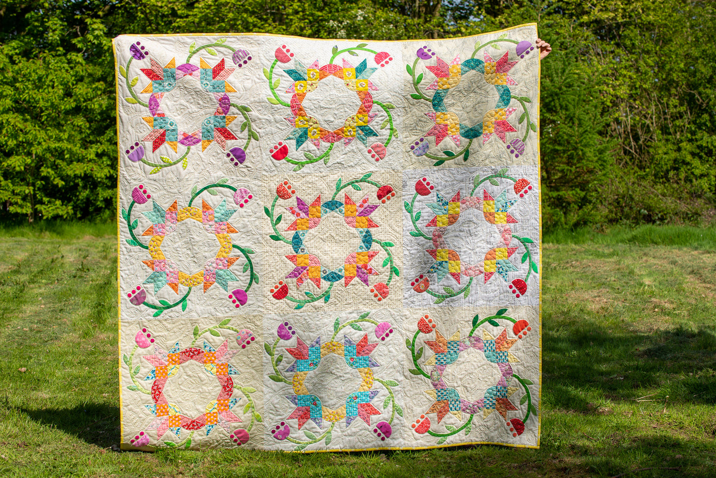 Avery Garland Quilt PDF Pattern – Stitch Gathering